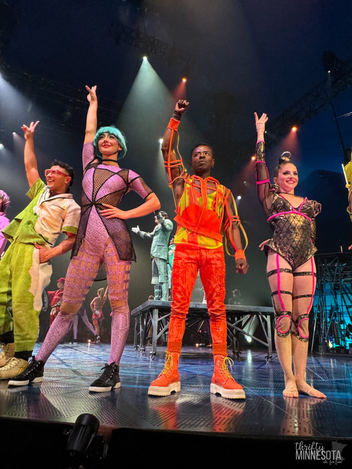 Cirque du Soleil BAZZAR Under the Big Top at Mall of America - Thrifty ...