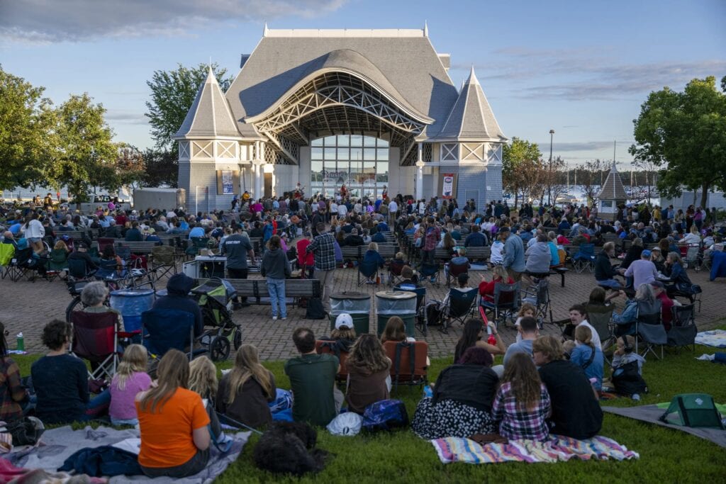 Minnesota Star Tribune Music & Movies at Lake Harriet Bandshell ...