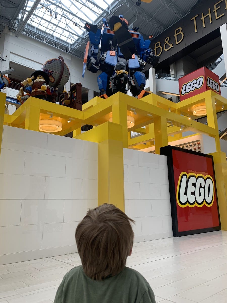 Build a Free Lego Crayon Set at the LEGO Store at Mall of America and ...